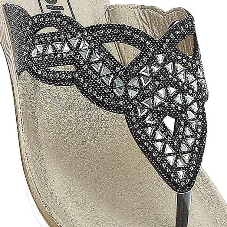 Infradito con elegante traforo - BV36 colore bianco | INBLU Shop Ufficiale