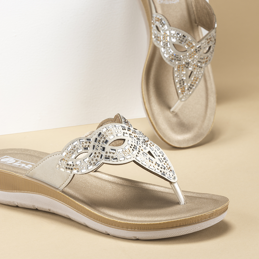 Infradito con elegante traforo - BV44 | INBLU Shop Ufficiale